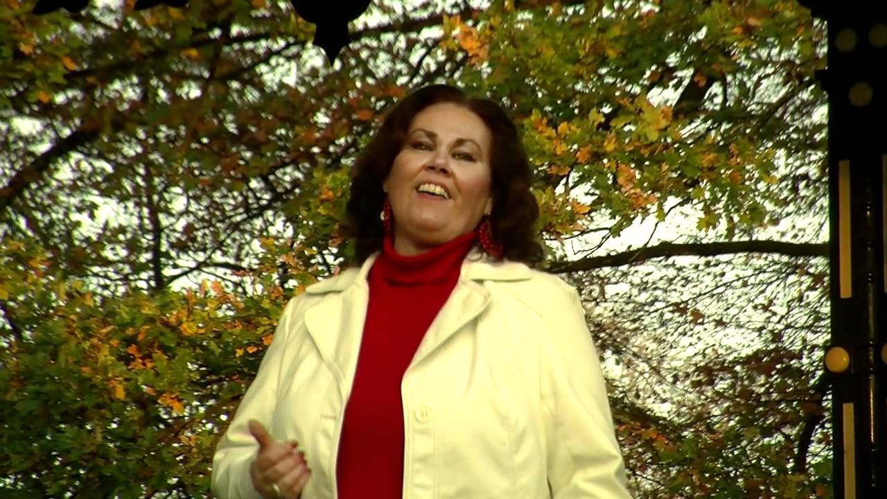 Grace Reece - Meer dan liefde - YouTube