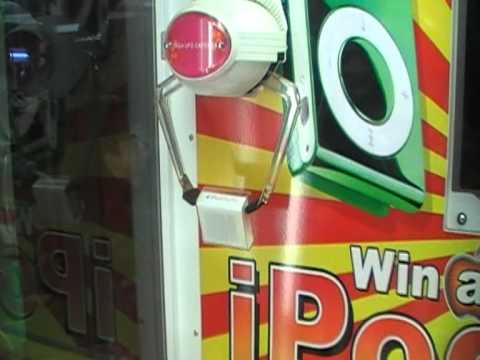 claw machine iPOD WIN !!! - YouTube