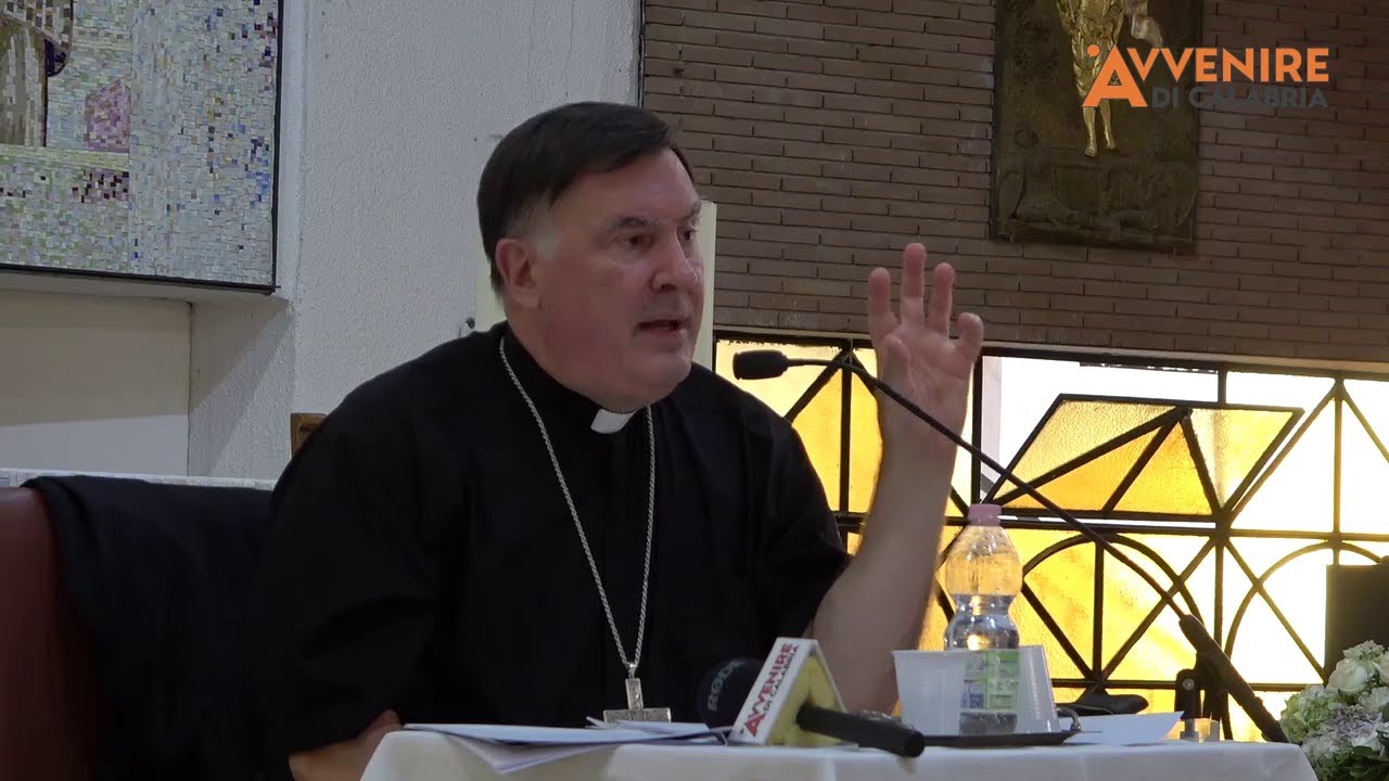 Seconda fase diocesana del Sinodo: relazione di monsignor Claudio ...