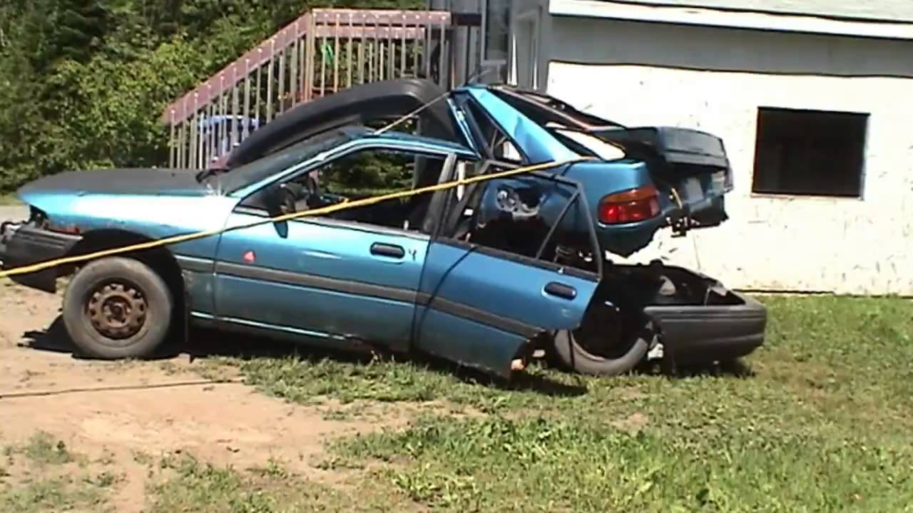 Ford Escort goes to Junk yard day - YouTube