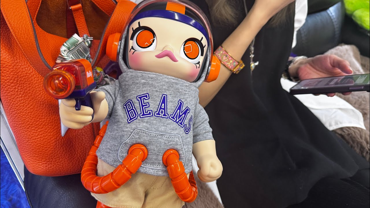 Crossover Beams 潮牌開箱 Molly 正😍 - YouTube