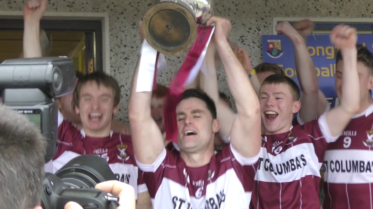 SEAN CONNOLLY CUP BEING PRESENTED TO THE MULLINALAGHTA CHAMPIONS FOR ...