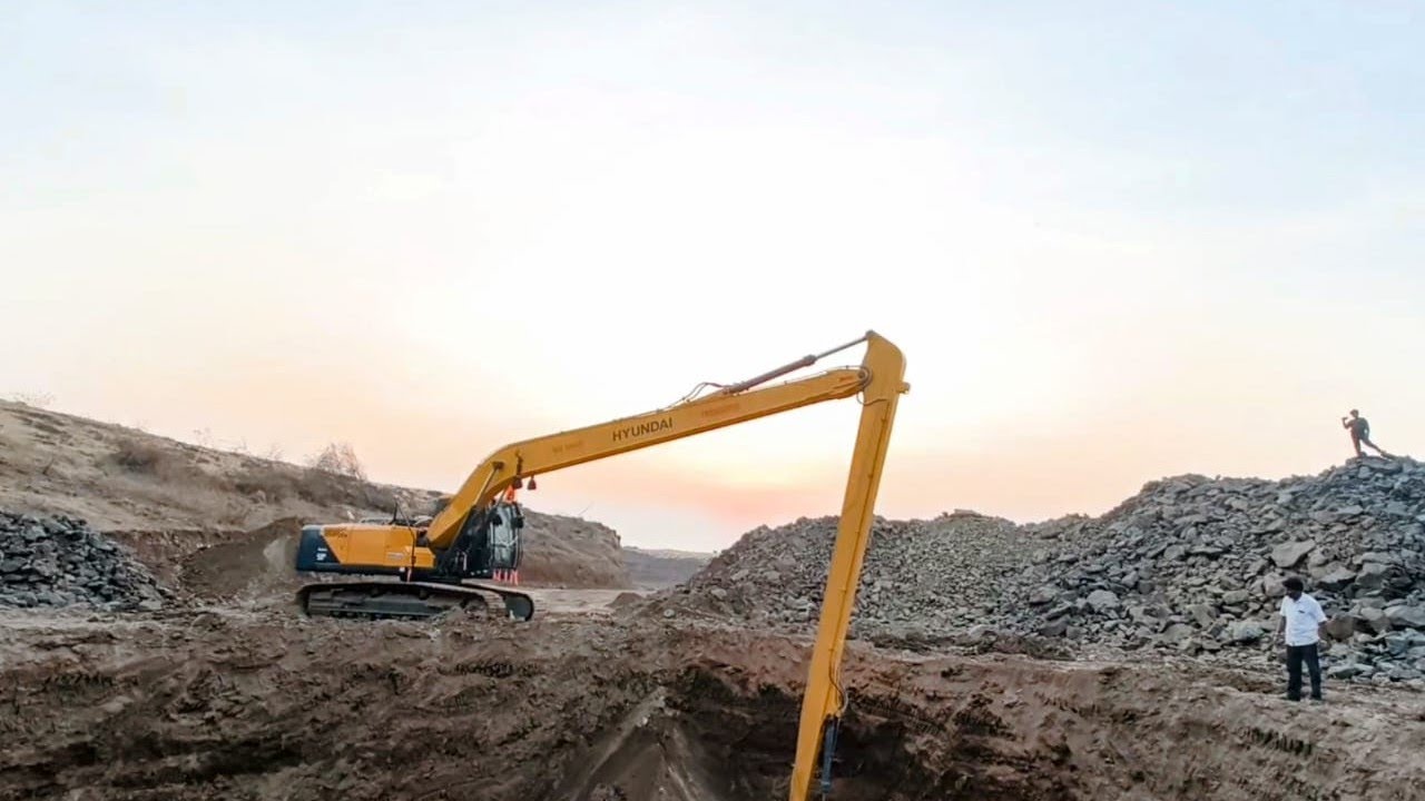 50 fit kuwa khudai by Hyundai LR poclain (Excavator) heavy machine ...
