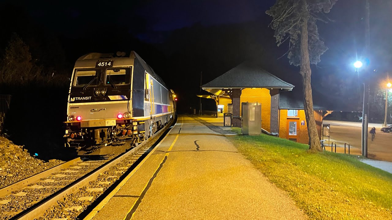 Rare Reversed Consist on Train 1055 at Netcong Station 10/22/21 - YouTube