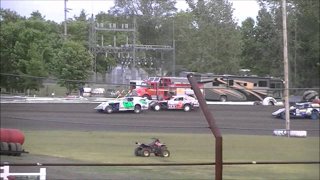 Norman County Raceway 5/24/12 Dan Ebert Midwest Mod Heat Race - YouTube
