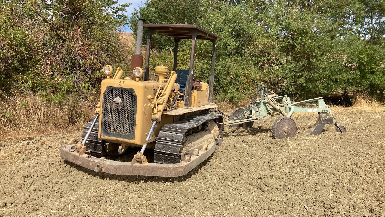 Caterpillar D4D TURBO in Aratura con finale speciale 🐎🐎🐎💪🏻💪🏻 - YouTube