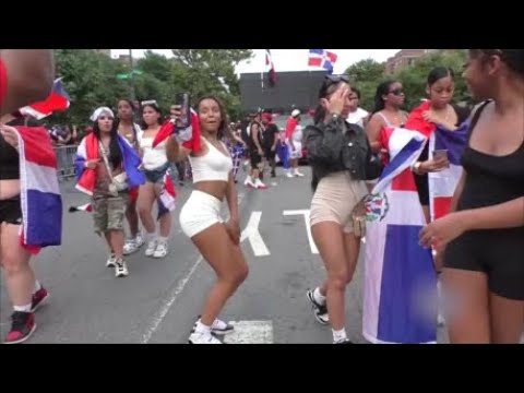 BEAUTIFUL DOMINICAN GIRLS DANCE AT DOMINICAN PARADE BRONX 2024 !!