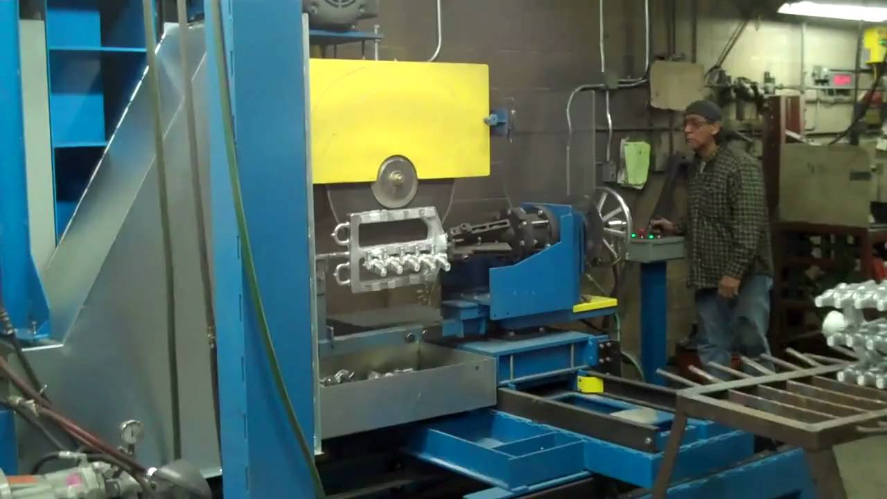 Triplex Systems Inc. Automatic Cleaning Center/Cut-Off Work Cell - YouTube