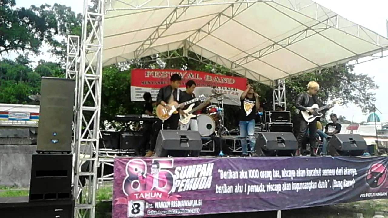 Bis Kota by Awi Hideung Live in Jasinga - YouTube