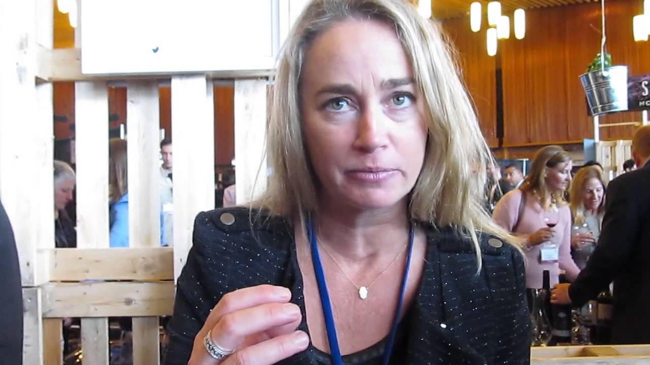Sarah MacMahon from Kaesler at Vancouver International Wine Fest 2015 ...