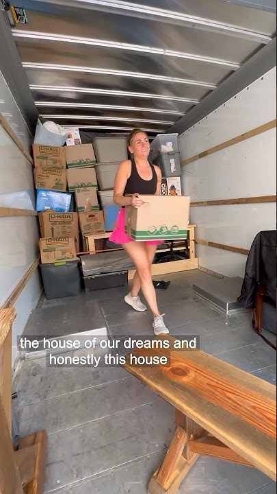 Moving into our HOUSE 😍😍😍 - YouTube