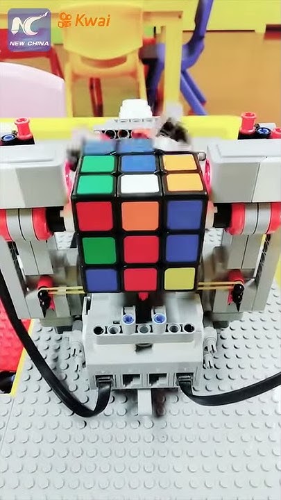 Robot solving Rubik's Cube, in 10 seconds - YouTube