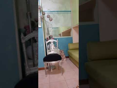 Calze a rete video divertente autoironico.
