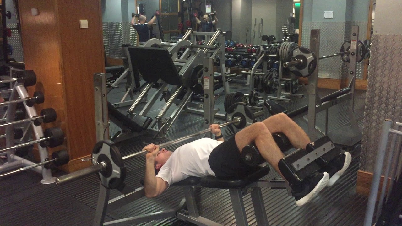 Decline Bench Press BB - YouTube