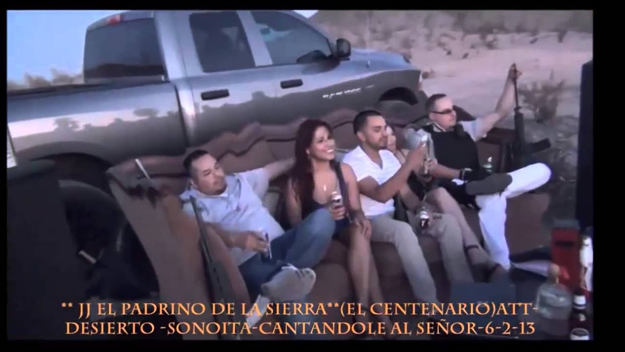 MUJER DE NARCOFIESTA EN INAUGURACION DE PUENTE LA FAMILIA DURANGO - YouTube