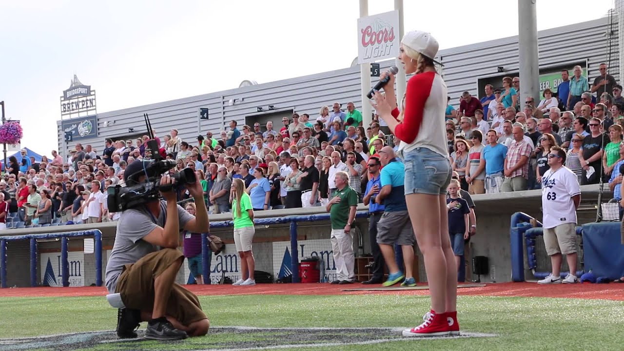 Former American Idol contestant Lovey James sings national anthem at ...