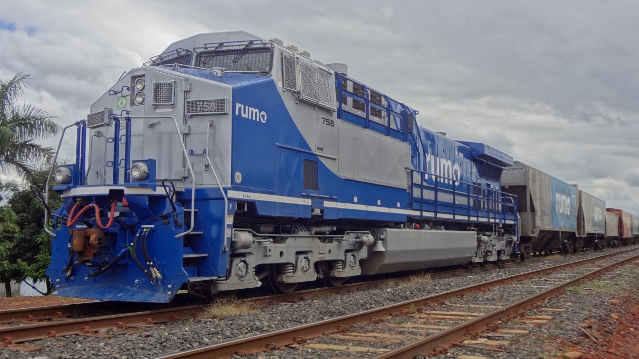 Novas Locomotivas GE AC44i Rumo - YouTube