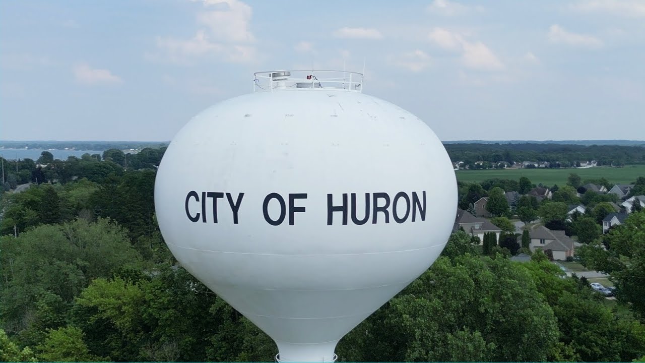 City of Huron Water Tower Huron Ohio June 2024 4k - YouTube