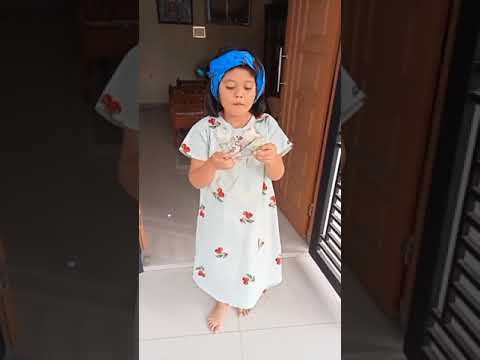 Video tiktok lucu @Misssomplak |Ketika bocil ngerjain org pakek TOPENG😅🤣