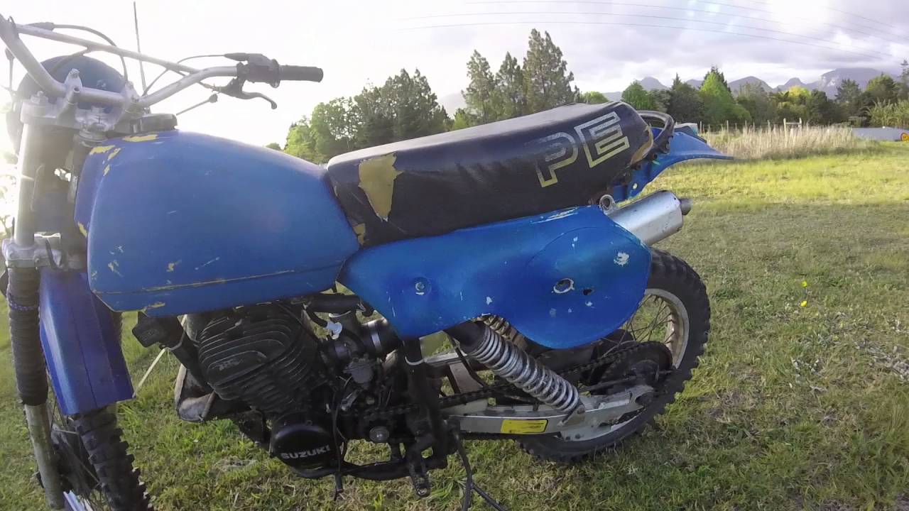 1981 Suzuki PE250 6speed start and walk around - YouTube