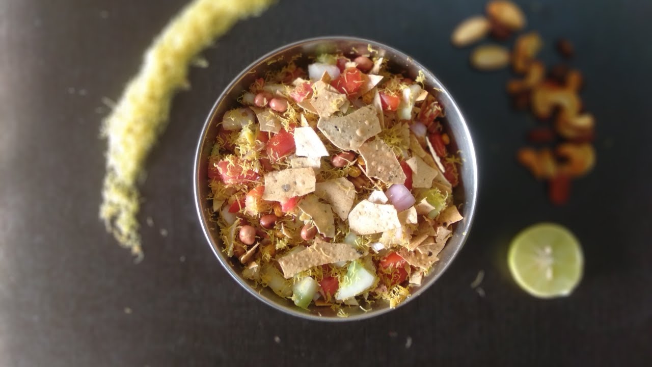 Crispy Masala Papad Chaat Recipe | Papad Chaat | Papad Churi in just 5 ...