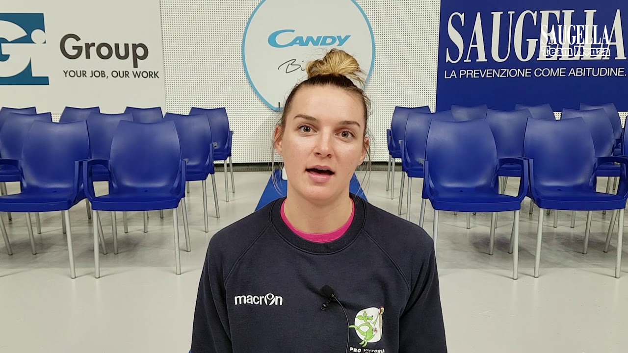 Edina Begic pre Saugella Monza vs Bergamo - YouTube