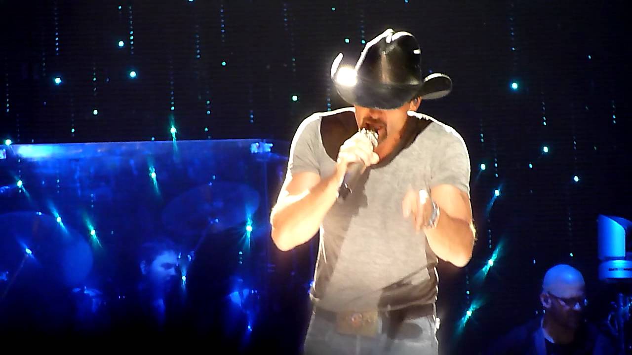 Tim McGraw - Better Than I Used To Be - Allphones Arena Sydney - 27th ...
