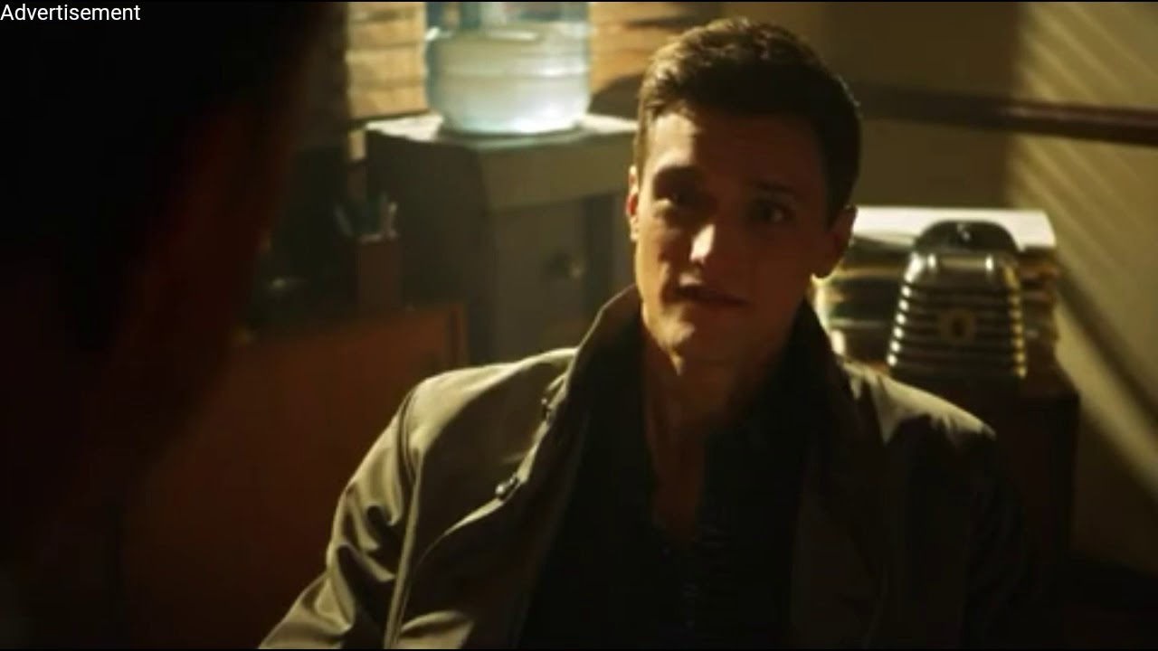 The Flash 4x13 Opening scene/ Barry and the other meta humans are ...