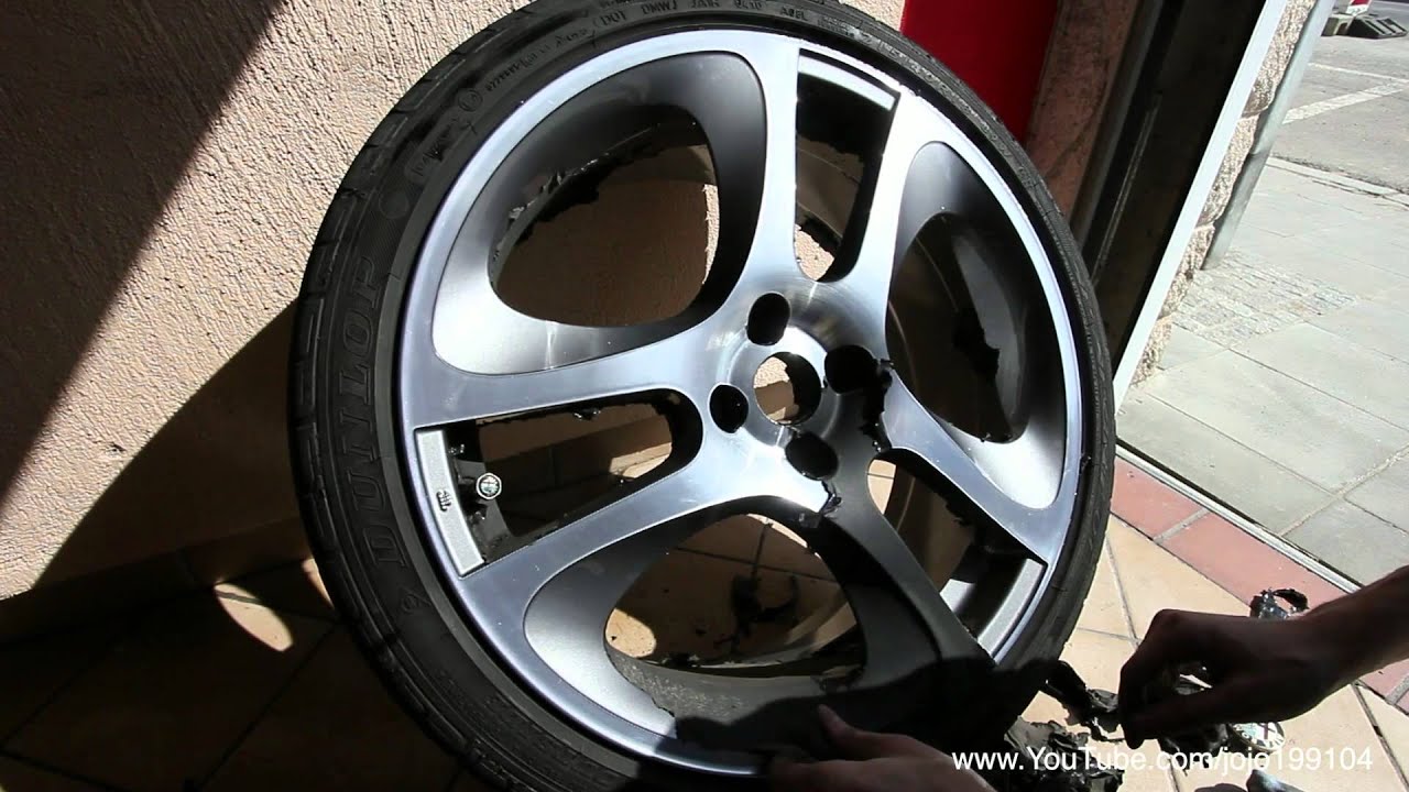 Alfa Romeo MiTo Peeling PlastiDip off wheels - YouTube
