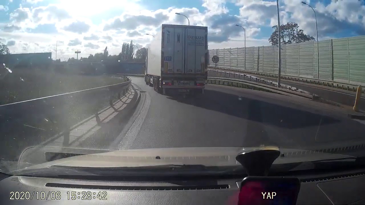 20201006 Wwa Uwaga na TIRy na zakretach - YouTube