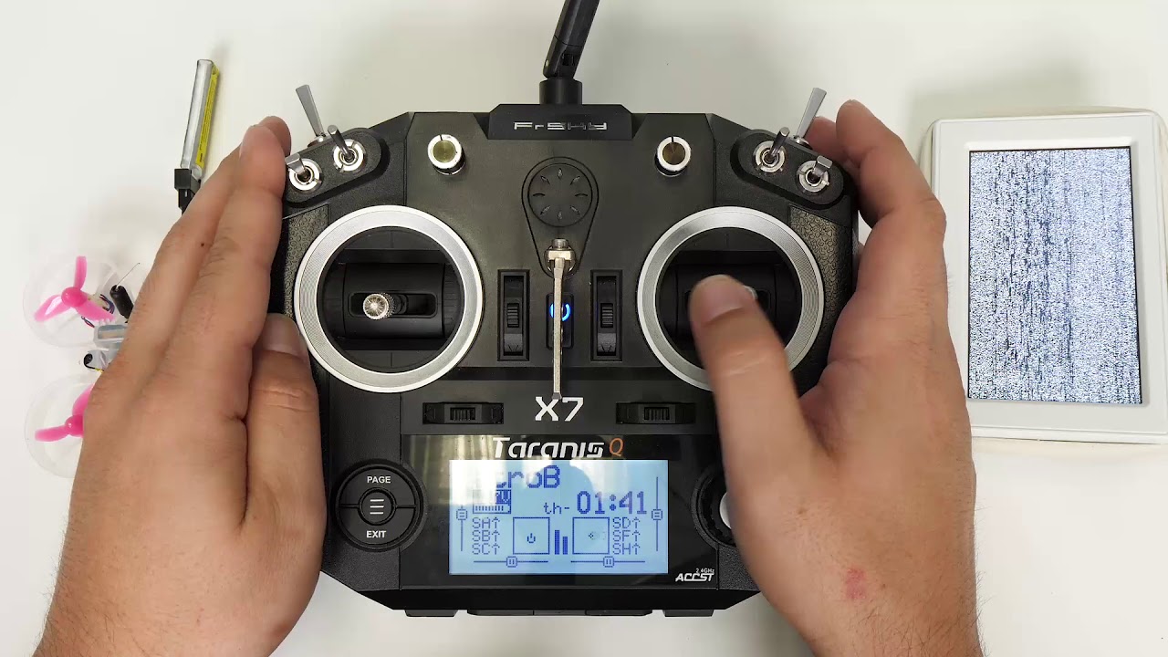 BeeBrain V2 OSD Band Switch - YouTube