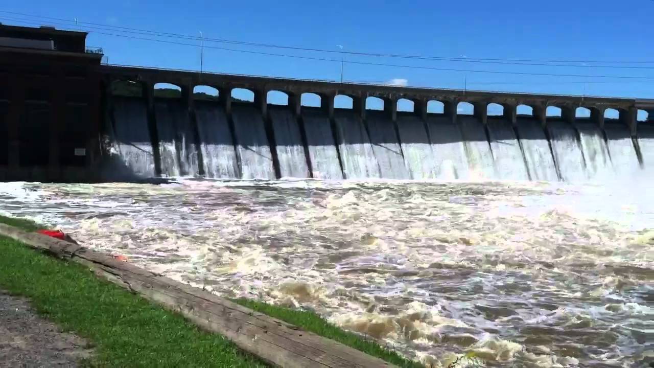 Hurricane Irene floods Stevenson Dam - YouTube