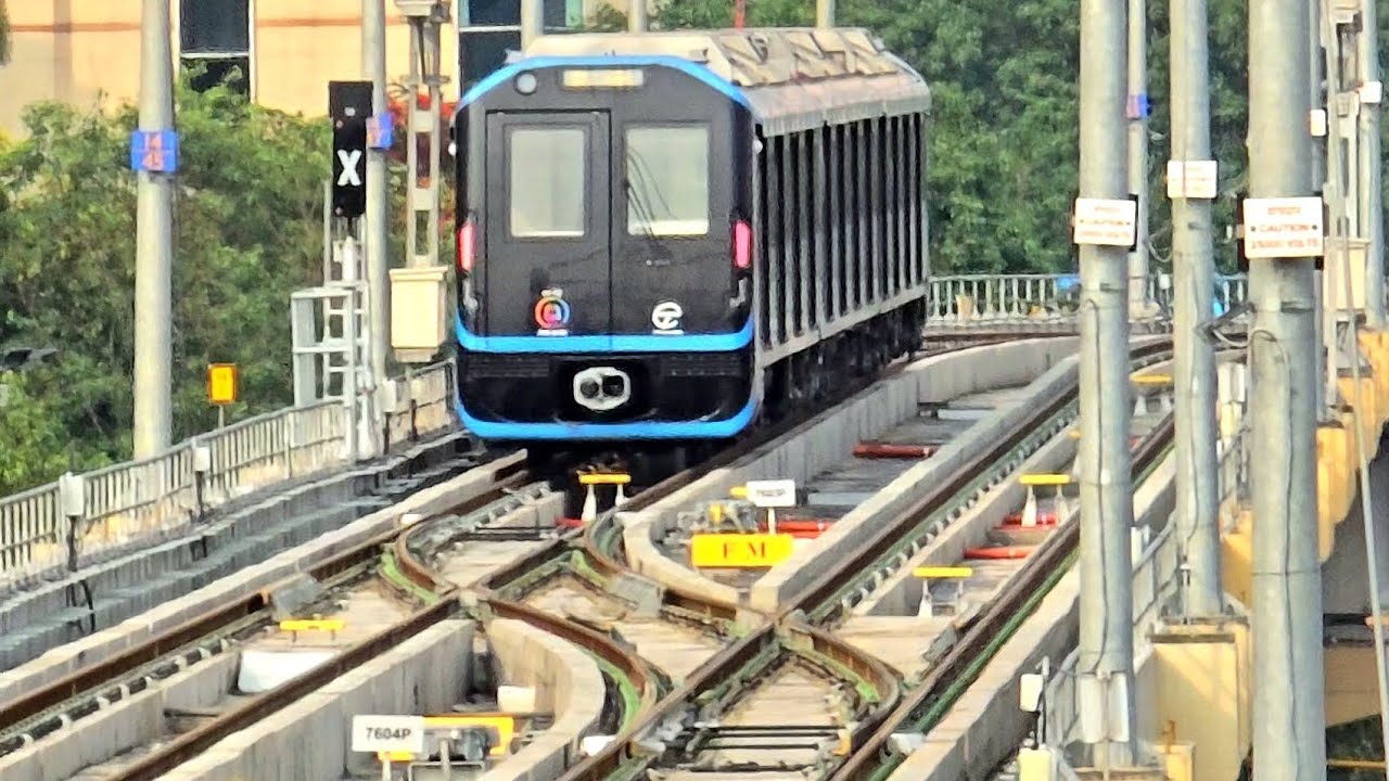 Metro Train Changing Track Pune Metro Viman Nagar Kalyani Nagar - YouTube