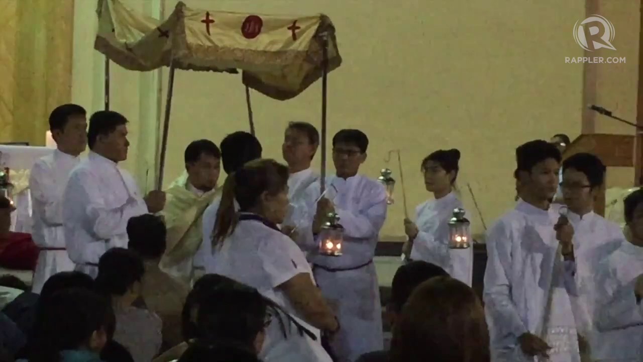 Holy Week 2017: Procession of Blessed Sacrament at Filipino Mass in ...