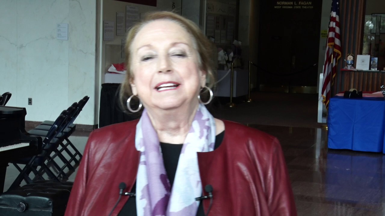 First Lady Cathy Justice talks about Blenko Pitcher - YouTube