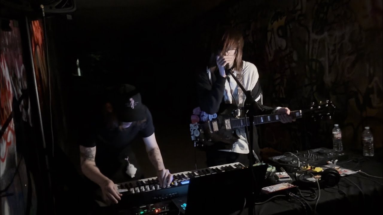 Strawberry Hospital live @ the Tunnels (Part 2) - YouTube