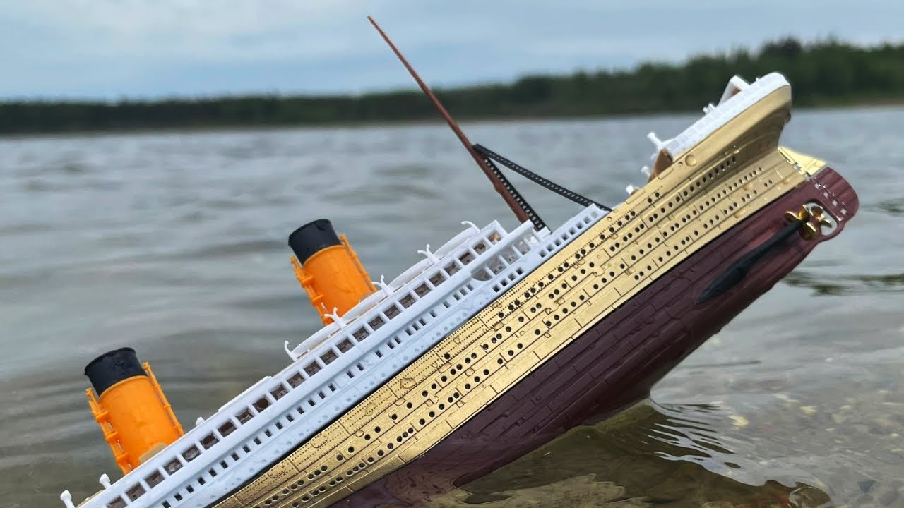 Gold Titanic Model Sinks at the Lake - YouTube