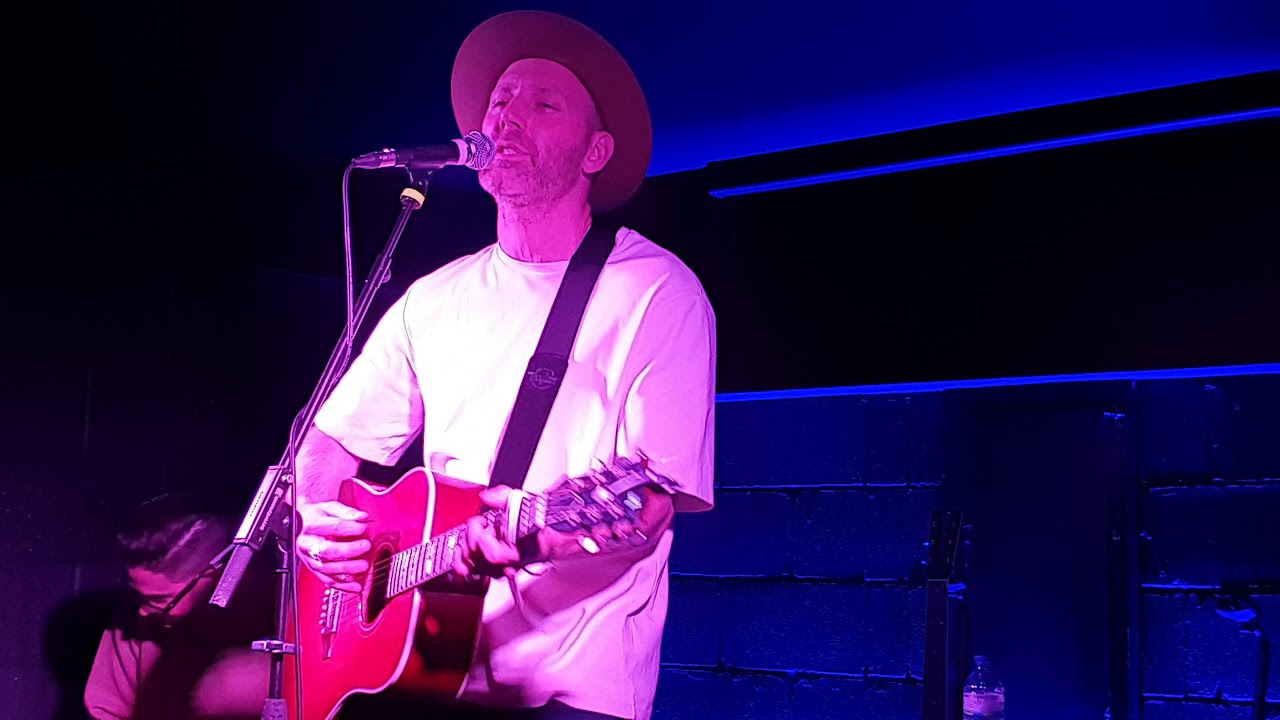 Mat Kearney - Ships In The Night Live at Yes, Manchester - YouTube