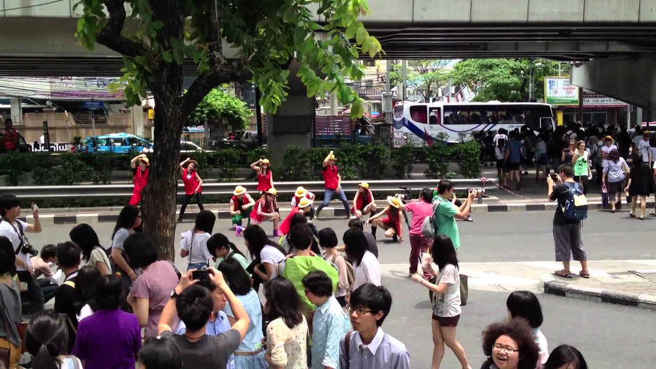 One Piece - Luffy Dance - YouTube