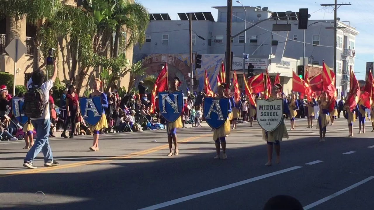 DANA MIDDLE SCHOOL PARTICIPATION IN THE CHRISTMAS PARADE! - YouTube