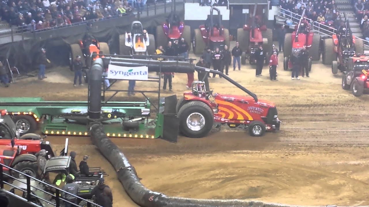 2016 NFMS Tractor Pull "Southern Express" - YouTube