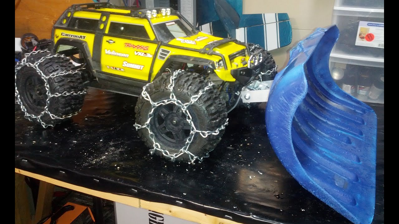 (MUST SEE ) RC TRUCK with the LARGEST snow plow EVER !! - YouTube