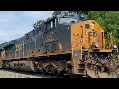 CSX 957 and 5230 lead a short I022 up CP57 - YouTube