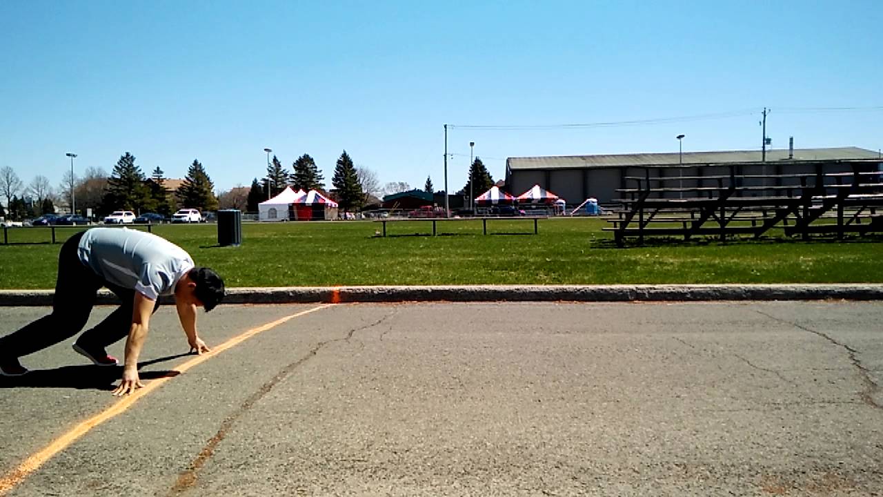 Beginner sprint start slow motion - YouTube