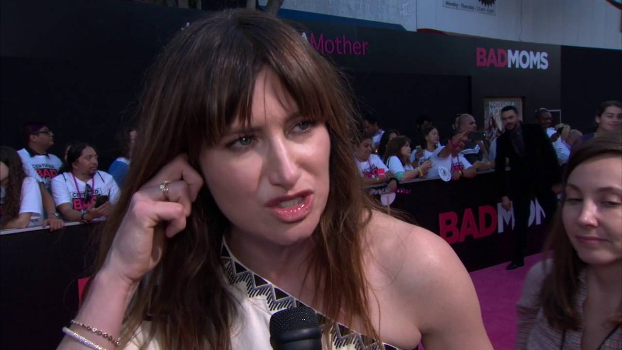 Bad Moms: Kathryn Hahn "Carla" Movie Premiere Interview | ScreenSlam ...