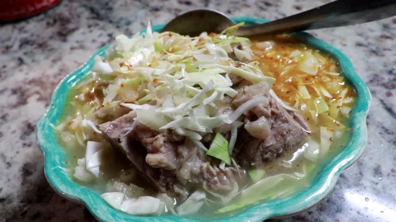 Como Hacer Pozole Blanco! | How To Make White Hominy Soup! (Recipe In ...