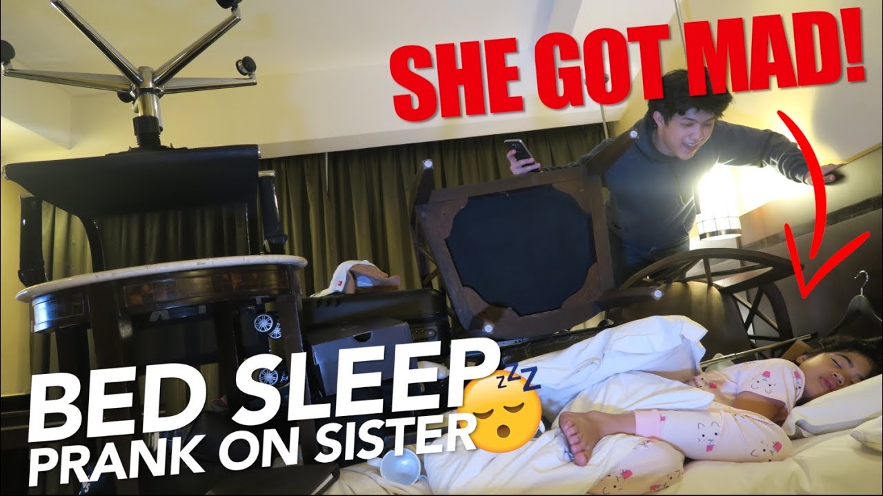 THINGS AROUND BED PRANK ON SISTER | Ranz and Niana - YouTube
