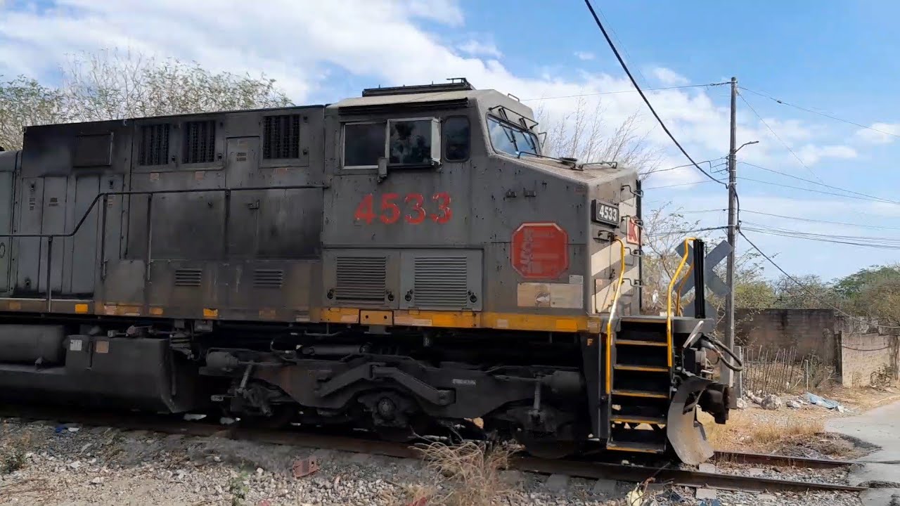 KCS 4620 de líder en el MTMSL, 4533 y 4557 en el L-M71, Trenes del Año 2022 - YouTube