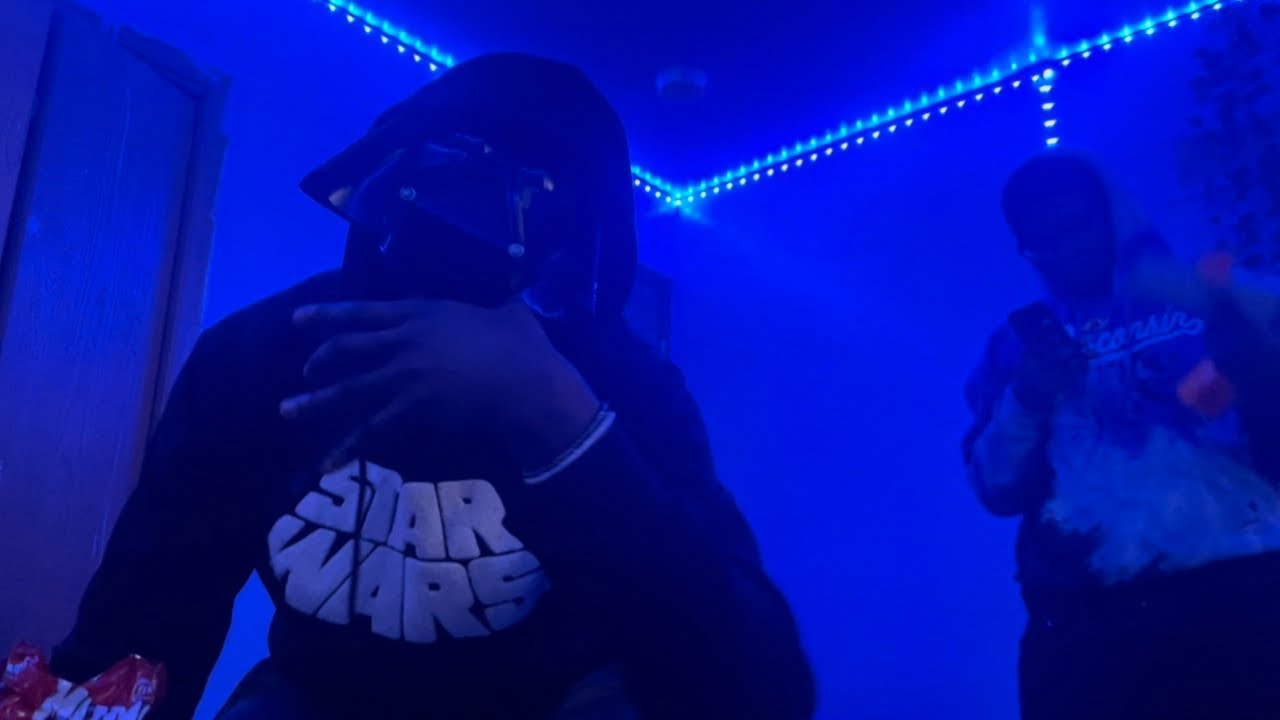 AyooLii - Living Fast (Official Music Video) - YouTube