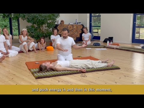 Chakra communication in Kundalini Bodywork